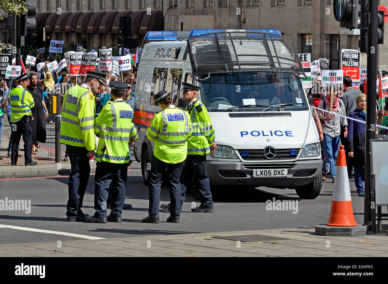 London palestine march hi-res stock photography and images - Alamy