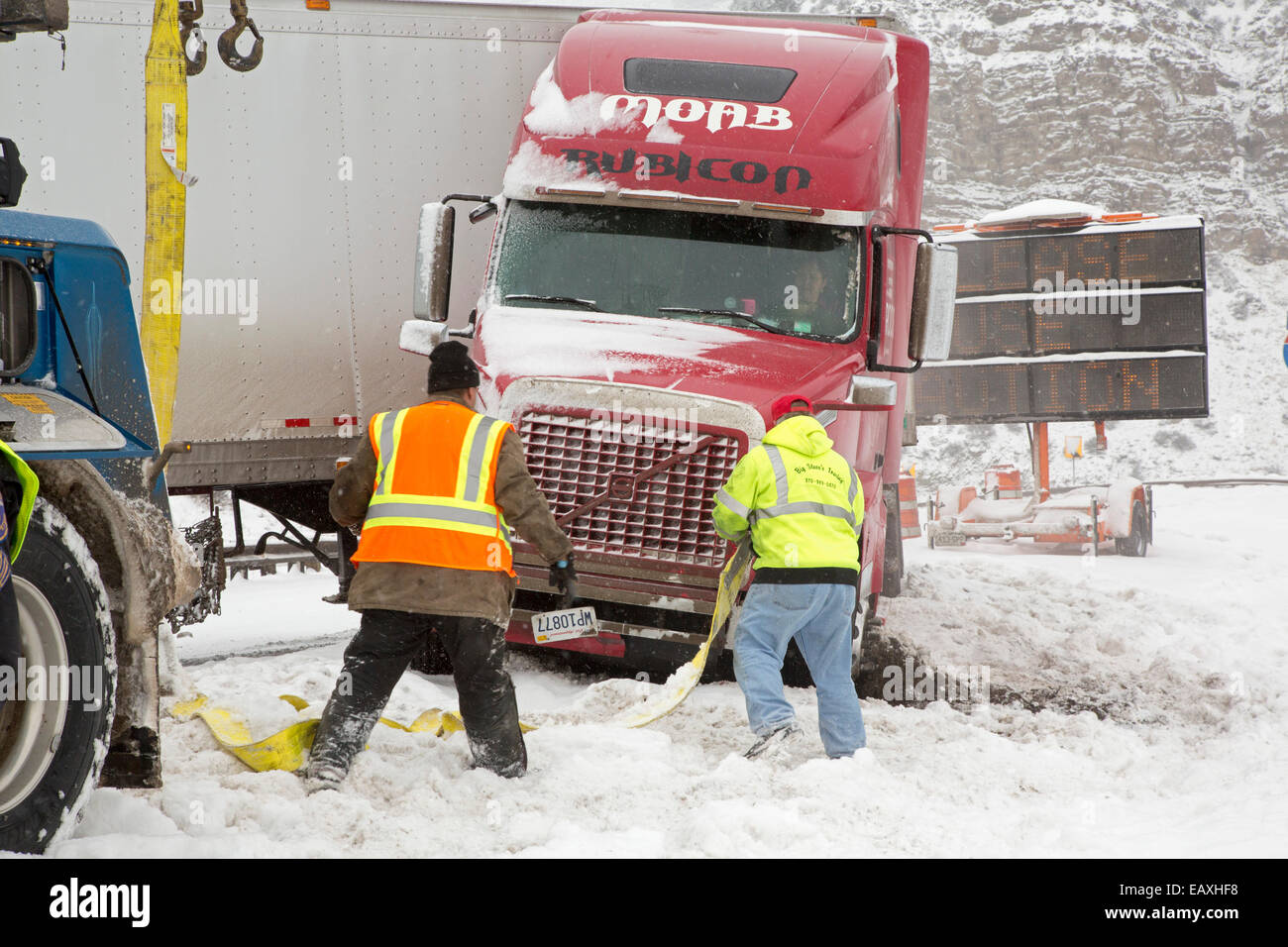 Tow truck accident united states hi-res stock photography and images ...