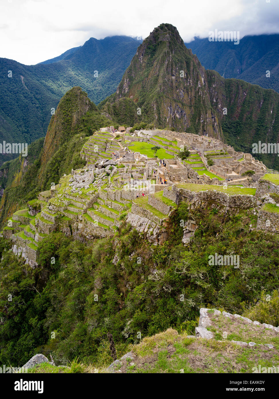 The Incan ruins of Machu Picchu, with Huayna PIcchu rising in the ...