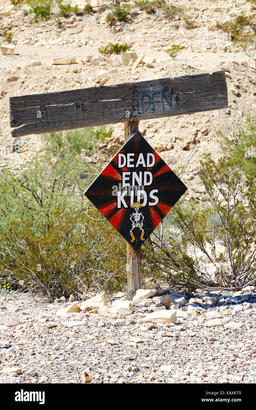 Dead end sign hi-res stock photography and images - Alamy