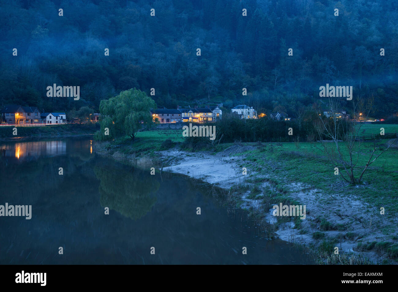 Incoming tide on the river Wye at dusk in Tintern Stock Photo - Alamy