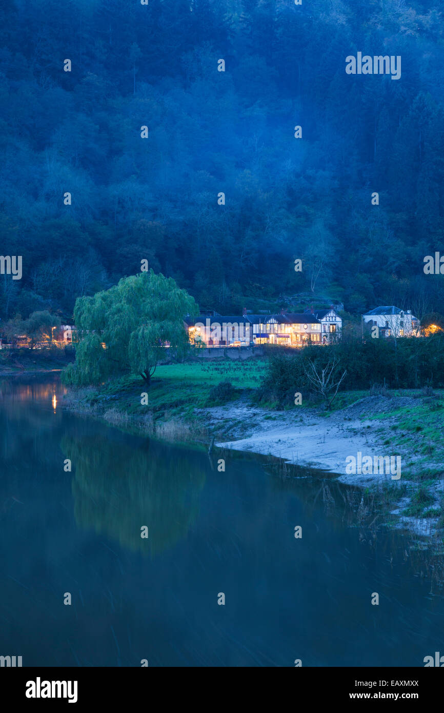 Incoming tide on the river Wye at dusk in Tintern Stock Photo - Alamy