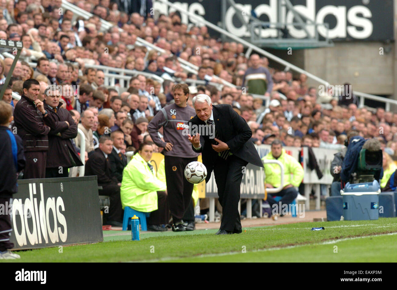 Sir Bobby Robson practicing his bowling technique while football ...