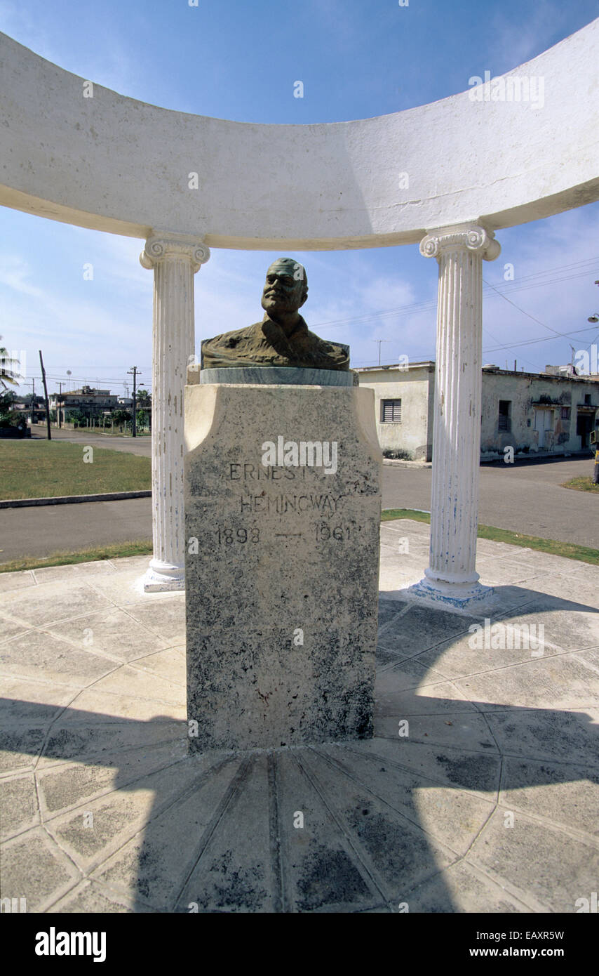 Hemingway cuba fishing hi-res stock photography and images - Alamy
