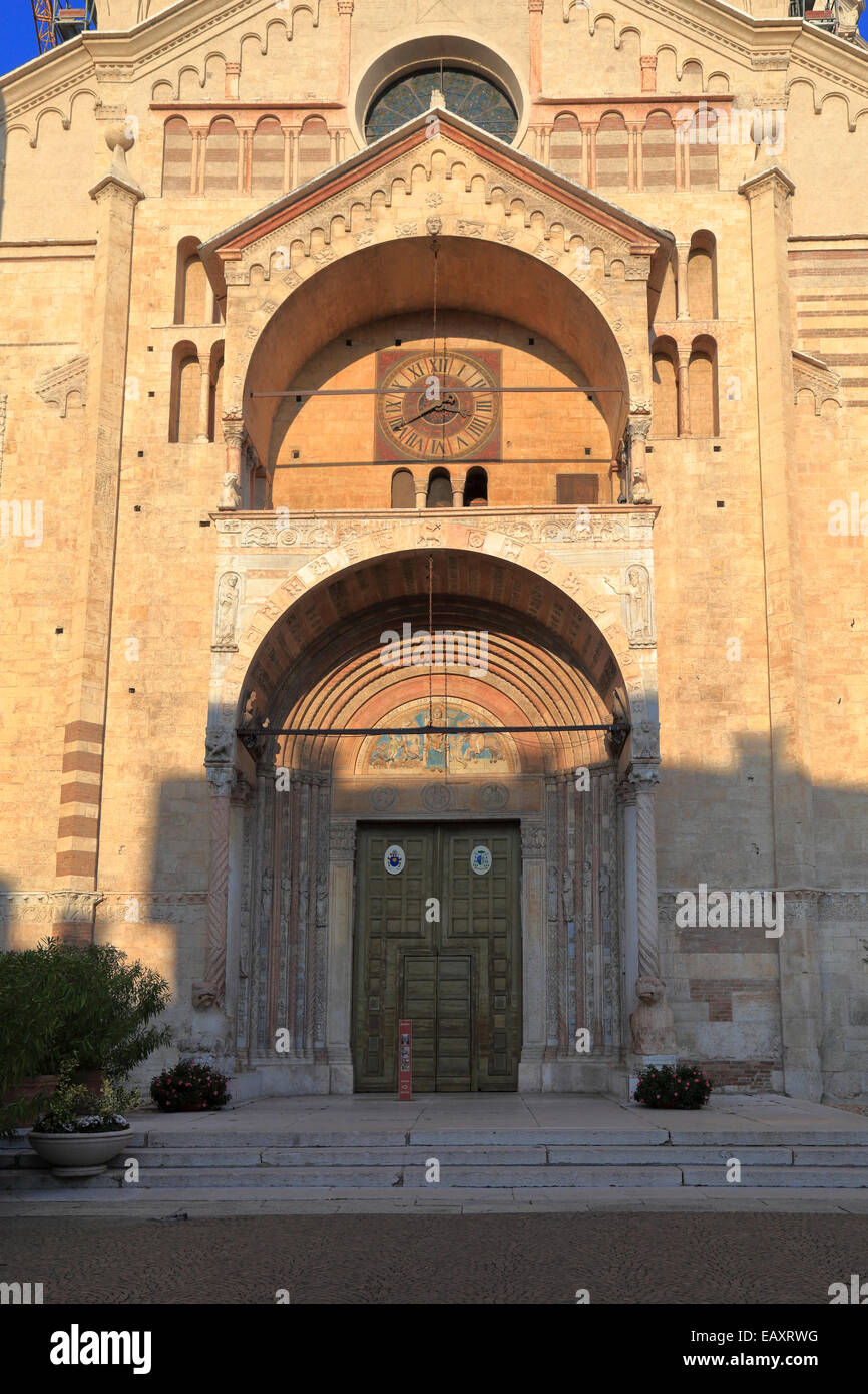 Verona cathedral hi-res stock photography and images - Alamy
