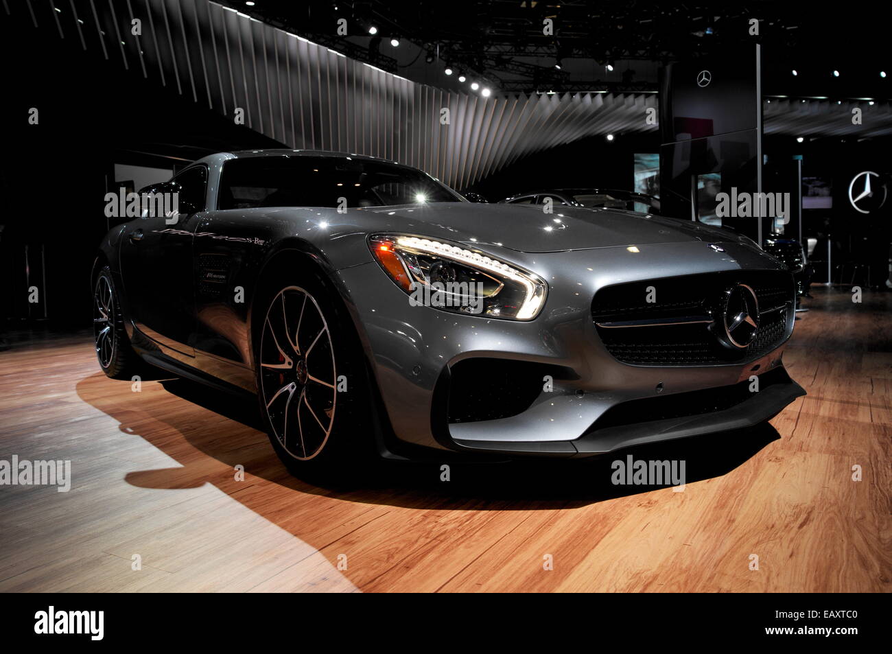 Fastback mercedes hi-res stock photography and images - Alamy