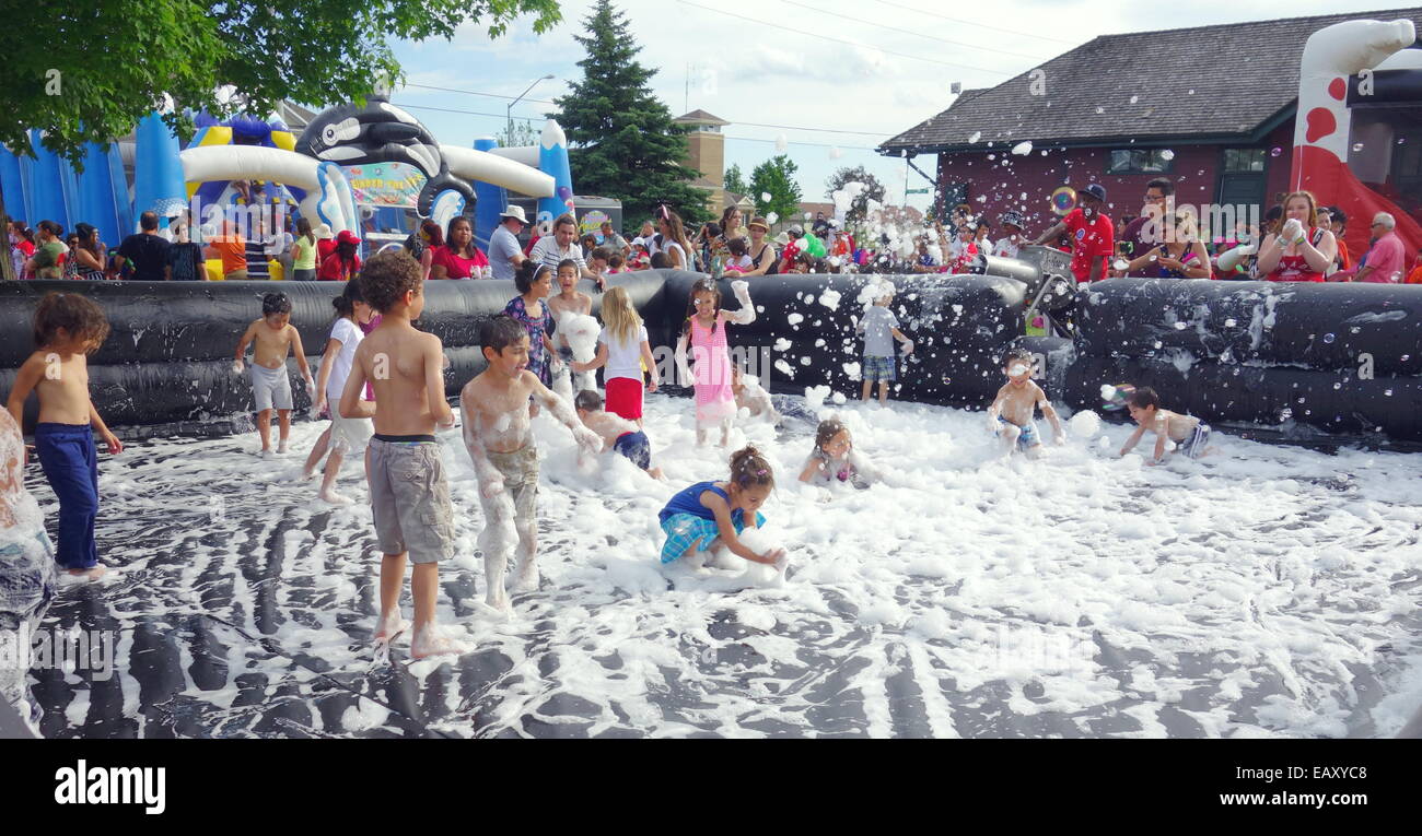 Multicultural children playing hi-res stock photography and images - Alamy