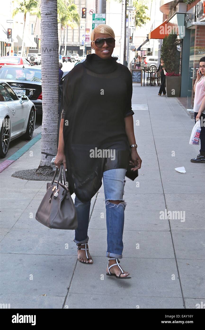 Nene Leakes leaves Beverly Hills Nail Salon in fashion and with a smile ...