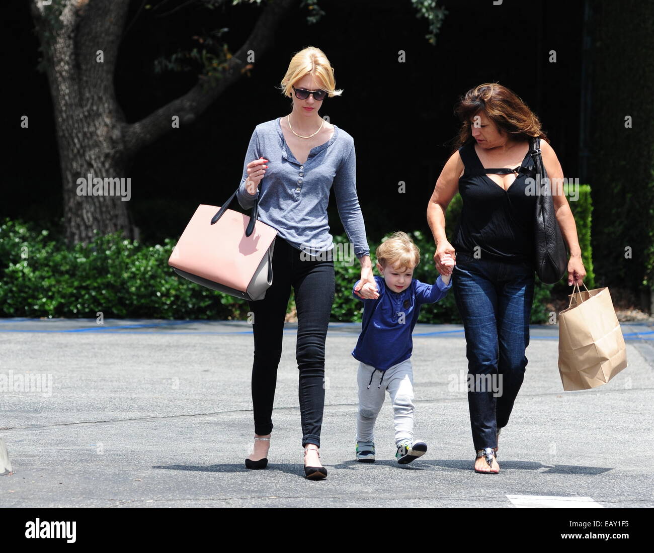 January Jones and son Xander out for lunch at Houston’s steakhouse in ...