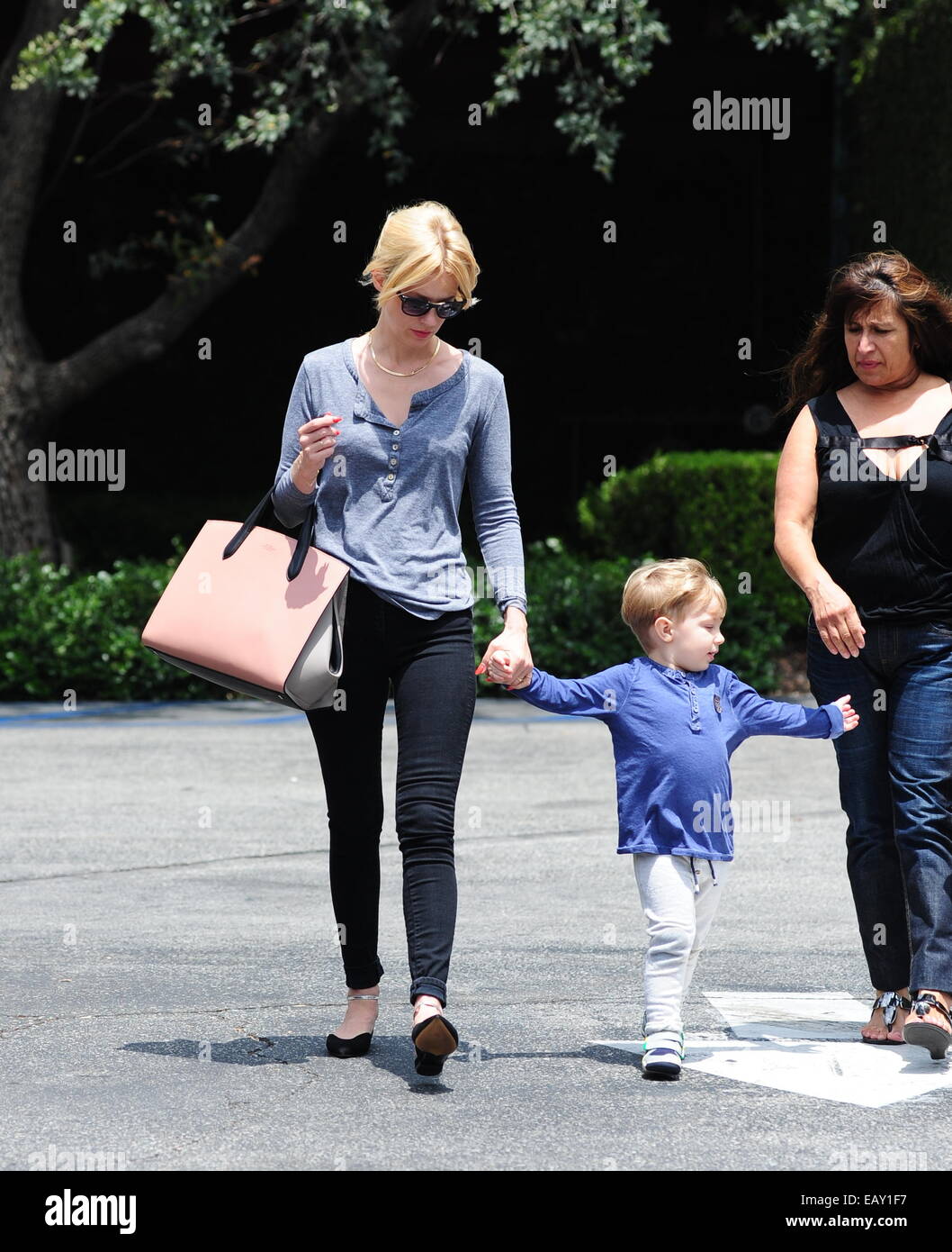 January Jones and son Xander out for lunch at Houston’s steakhouse in ...