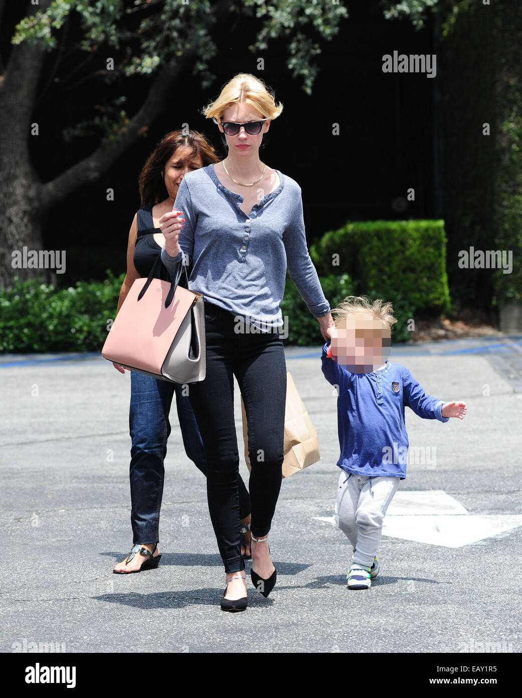January Jones and son Xander out for lunch at Houston’s steakhouse in ...