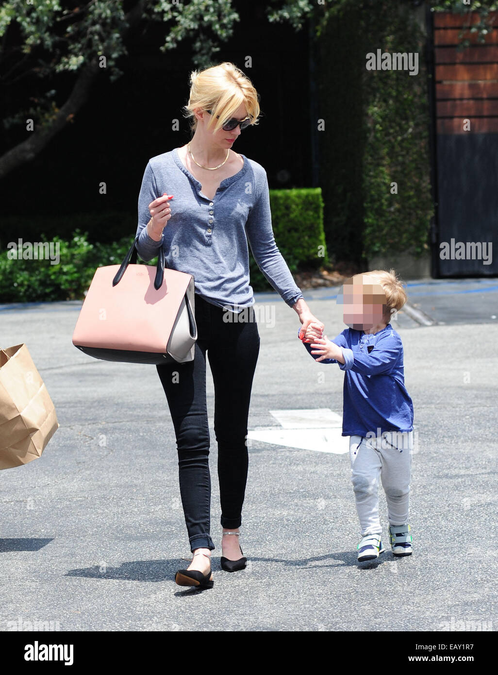 January Jones and son Xander out for lunch at Houston’s steakhouse in ...