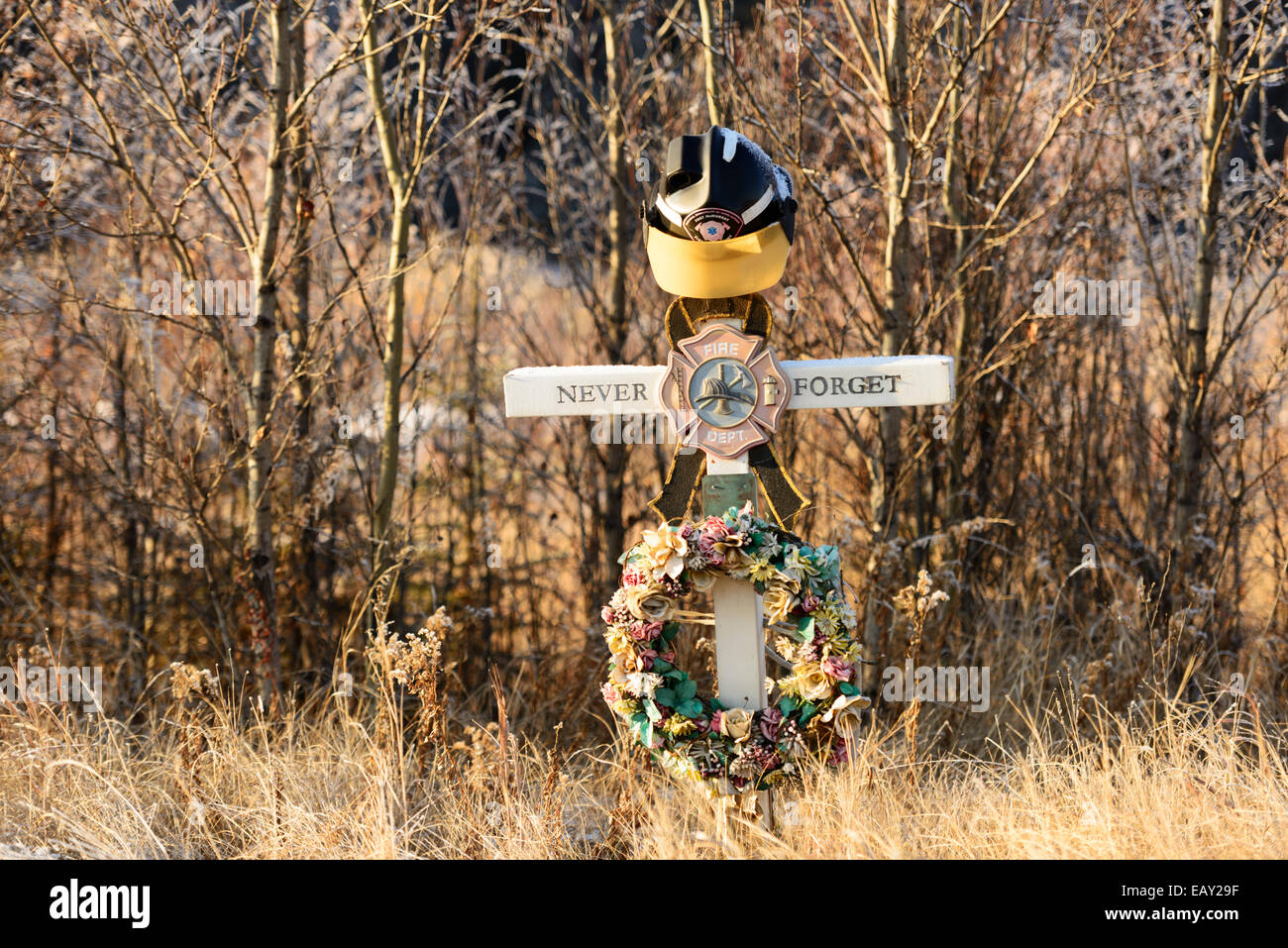 Roadside memorial cross hi-res stock photography and images - Alamy