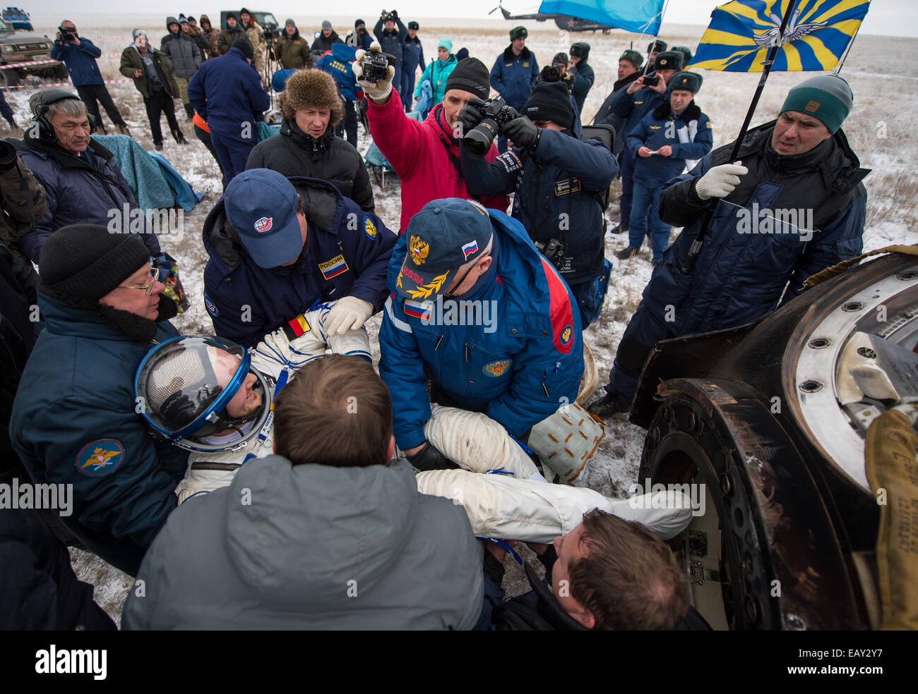 Expedition 41 Soyuz TMA-13M Landing Stock Photo - Alamy