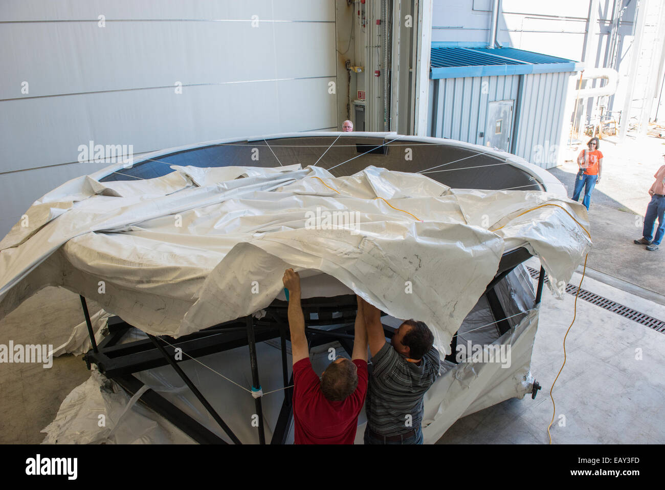 Spacecraft manufacturing hi-res stock photography and images - Alamy