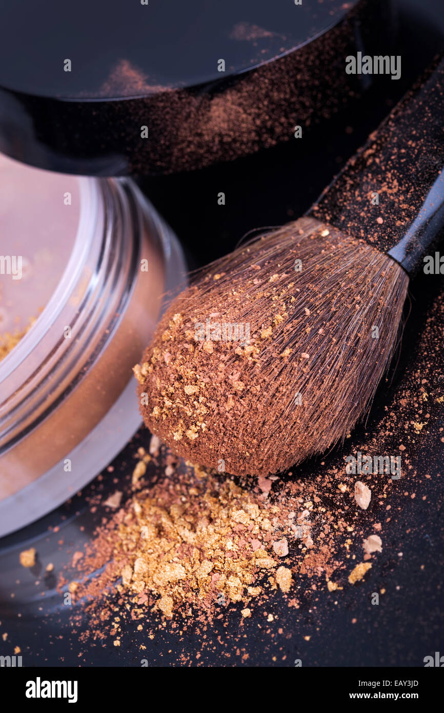 Face foundation powder product with crumbled texture Stock Photo - Alamy