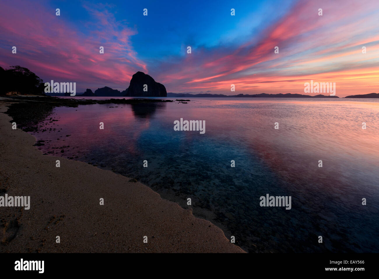 El nido philippines rocks hi-res stock photography and images - Alamy