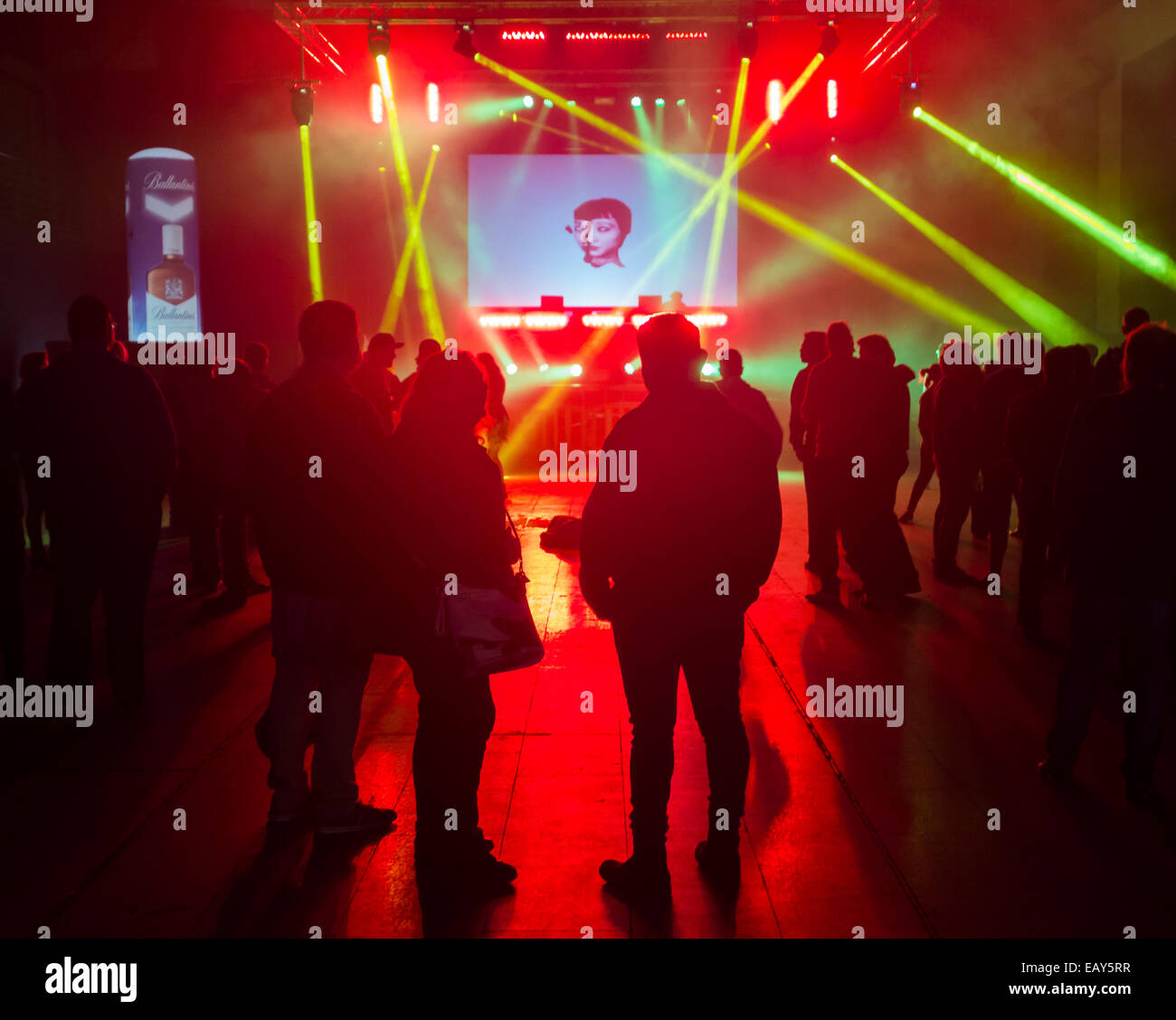 Dj performing night club dancing hi-res stock photography and images ...