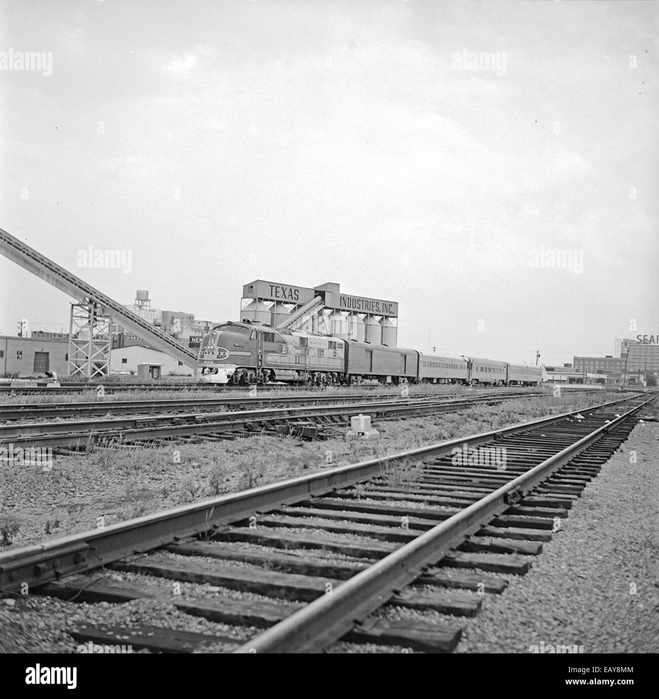 Atchison, Topeka, & Santa Fe's Diesel Electric Passenger Locomotive No ...