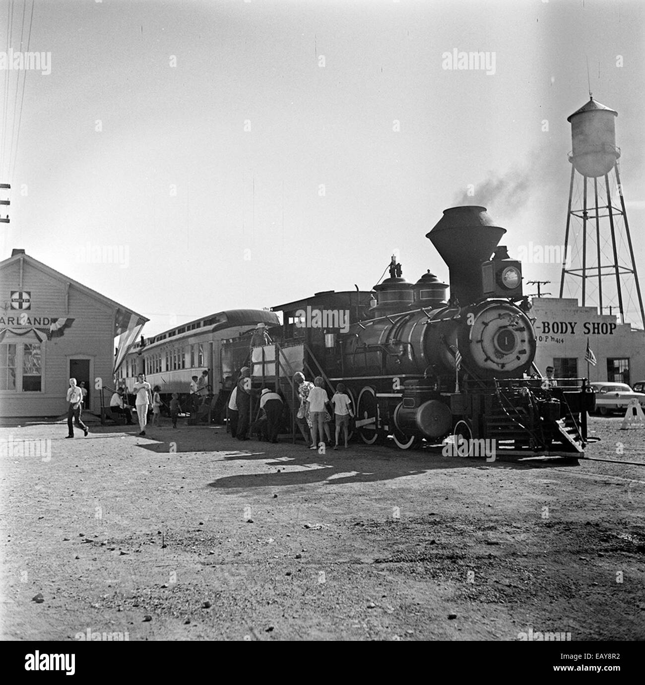 A photograph of the Atchison, Topeka, and Santa Fe Railway's 'Cyrus K ...