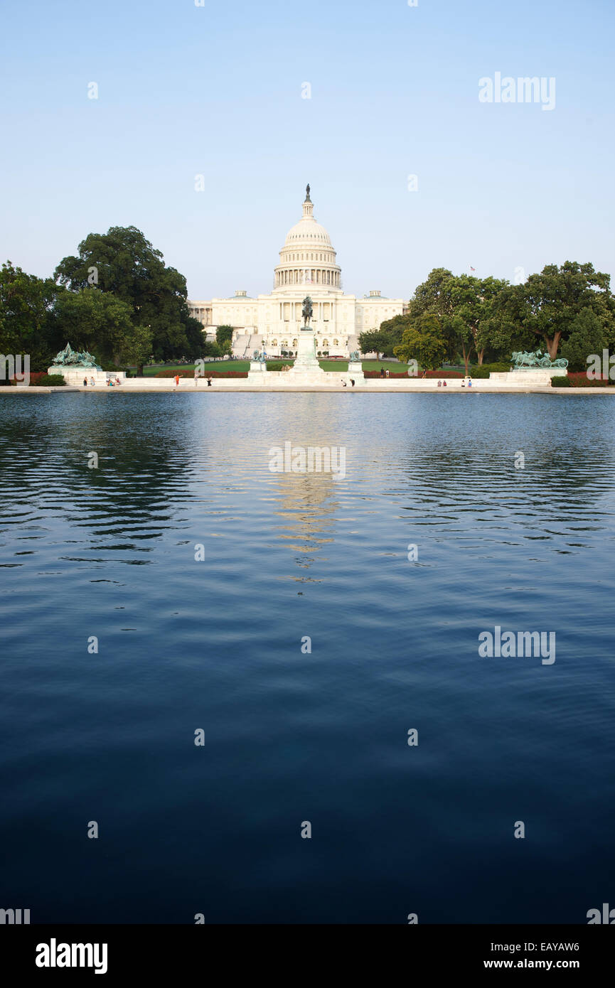 Capitol Building Washington DC USA scenic view with reflecting pond ...