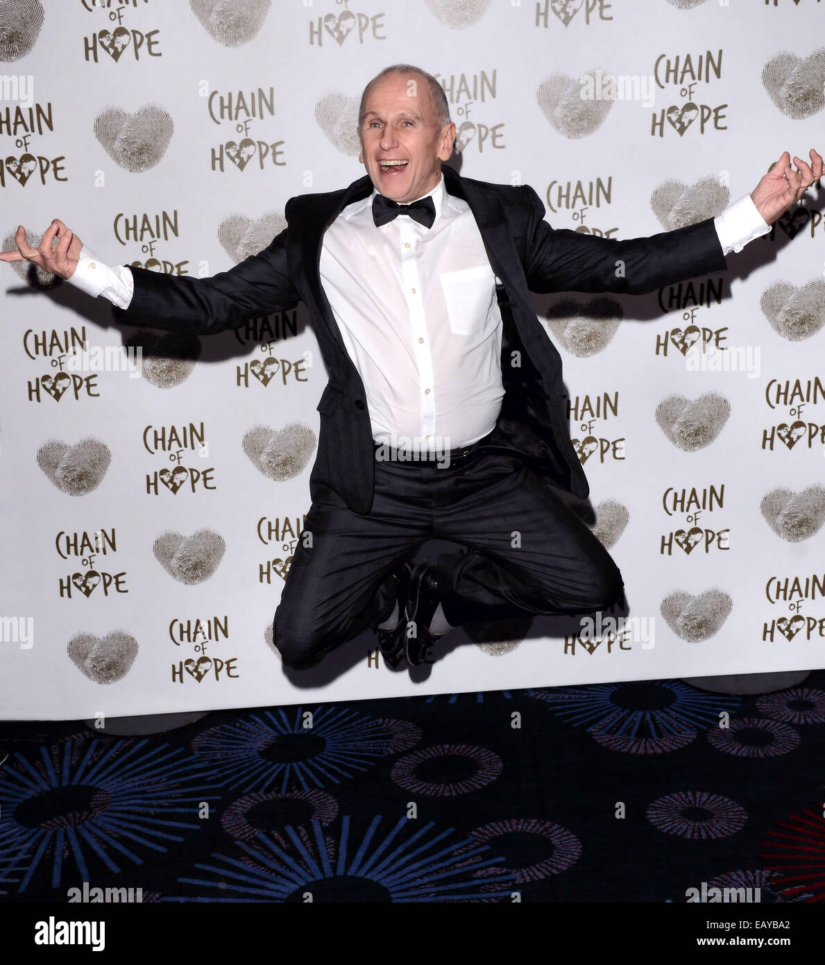 LONDON, ENGLAND - NOVEMBER 21:Wayne Sleep attends the Chain of Hope ...