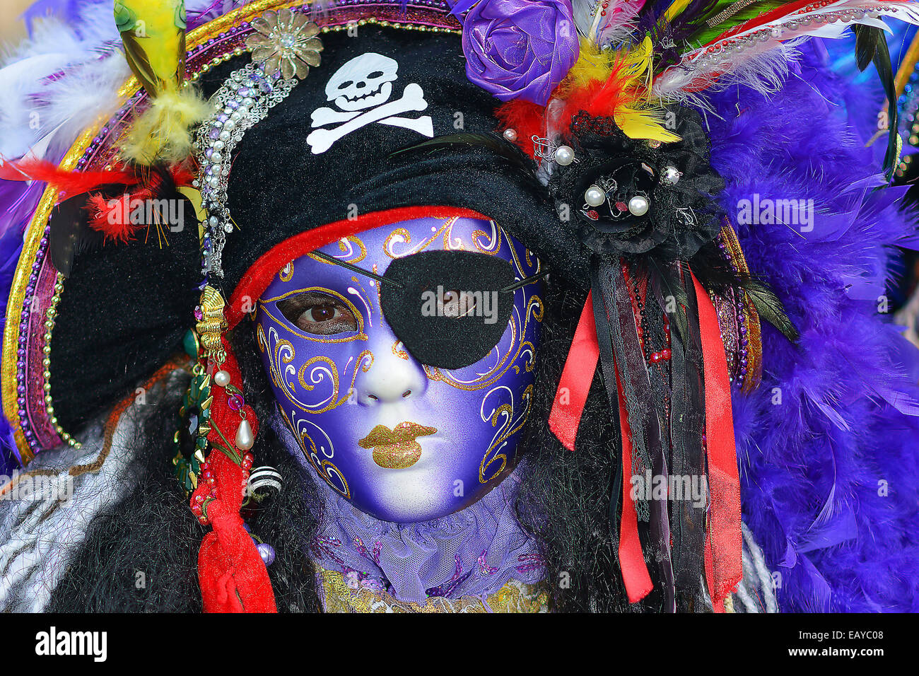 Venice carnival costume pirate mask hi-res stock photography and images ...