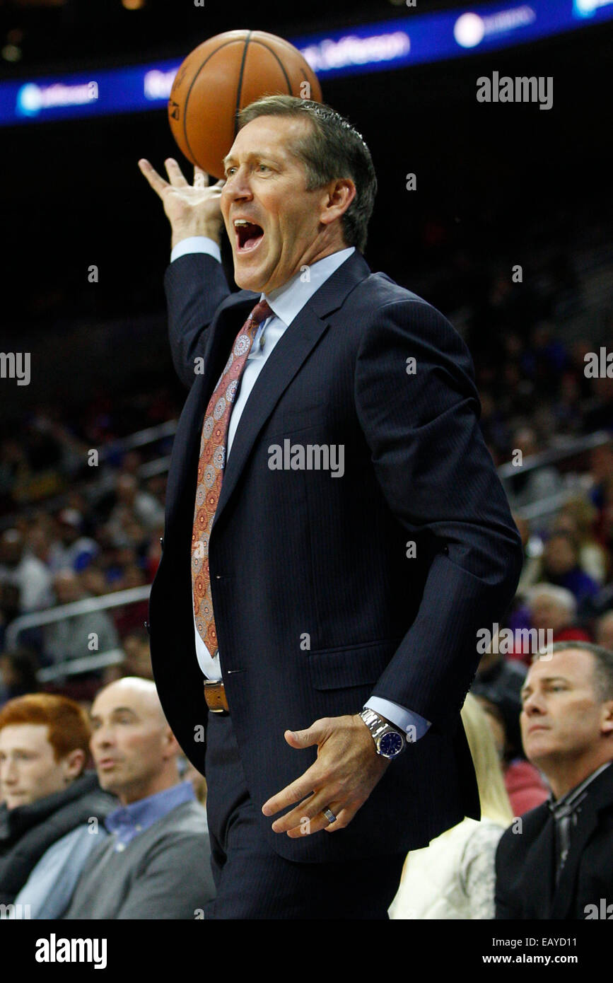 Head coach of the phoenix suns hi-res stock photography and images - Alamy