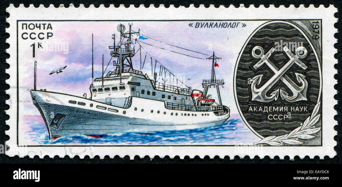 Vintage russian postage stamp ship hi-res stock photography and images ...