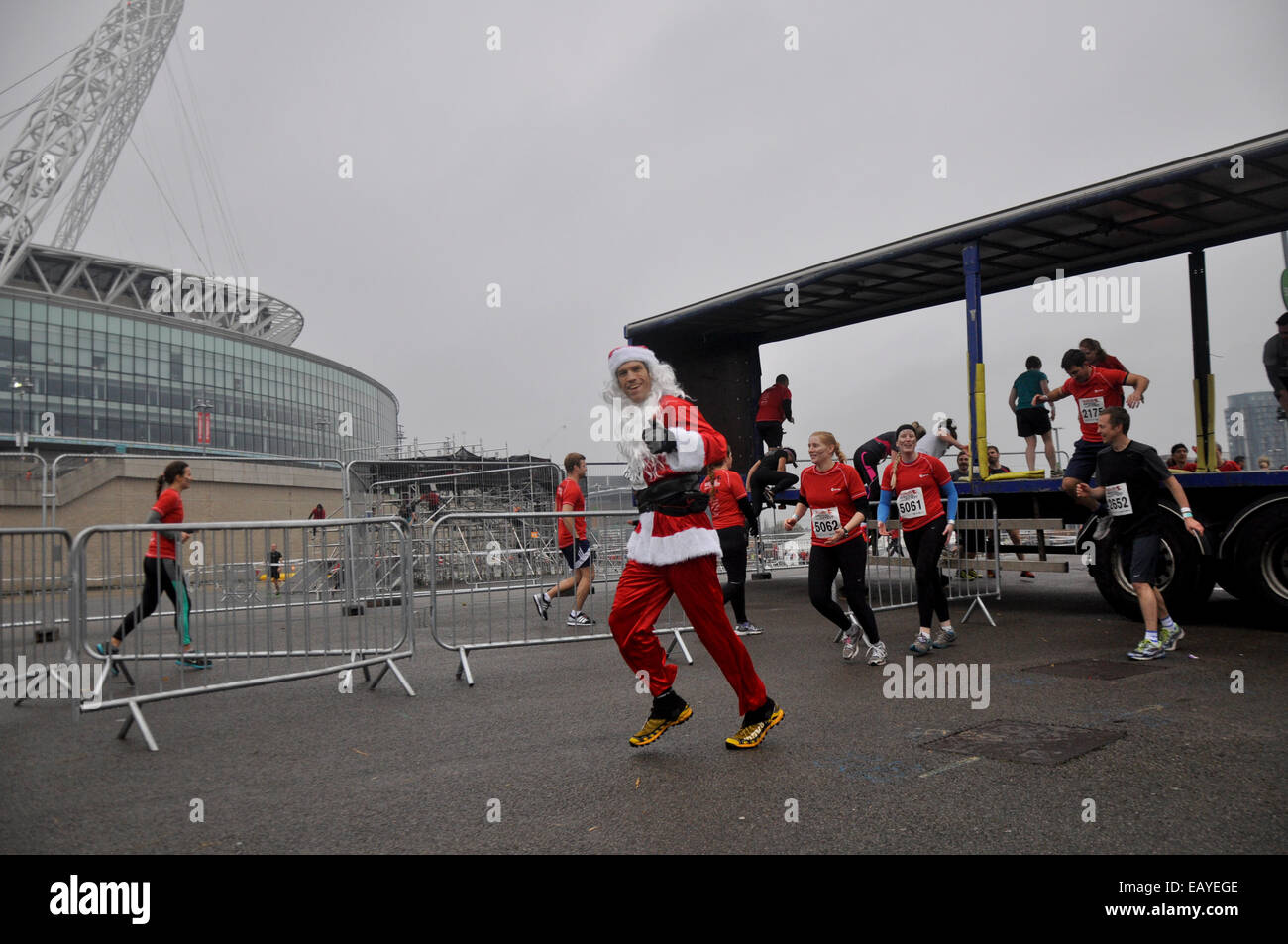 Mens health survival of the fittest hi-res stock photography and images ...