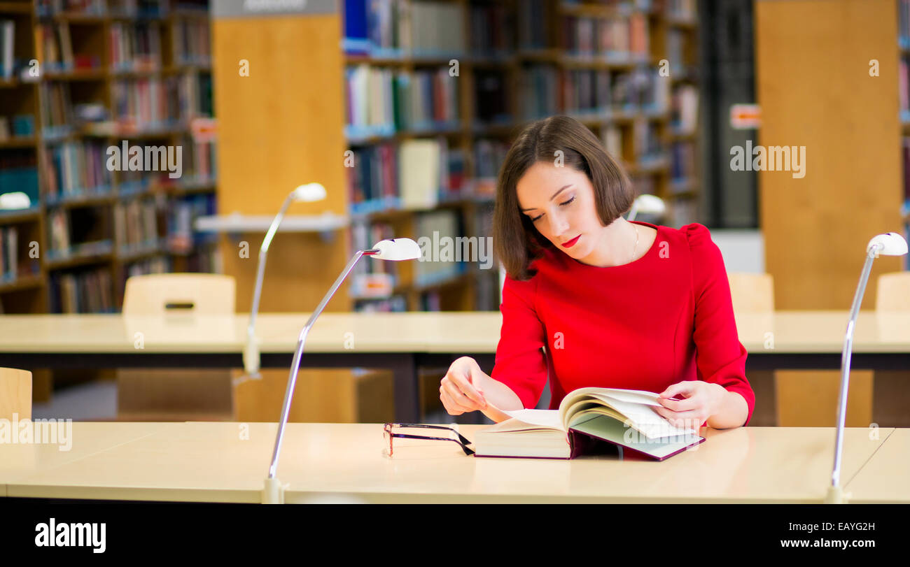 Leaf through pages hi-res stock photography and images - Alamy