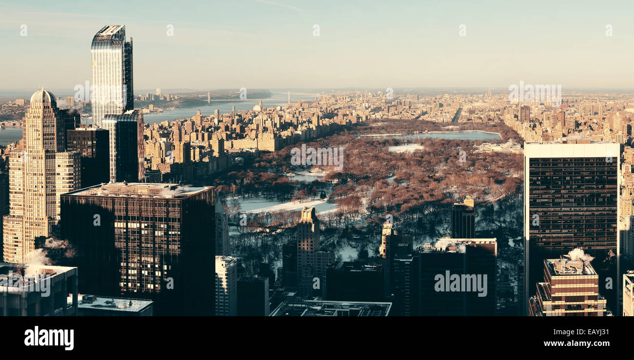 Central Park winter rooftop panorama view with skyscrapers in midtown ...