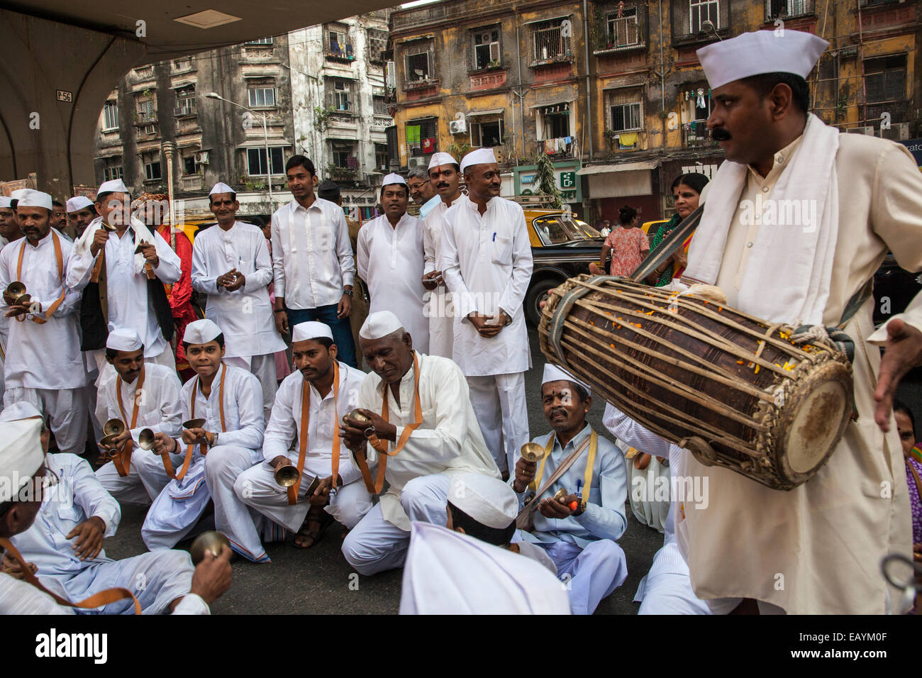 Warkari gathering in Mumbai, India Stock Photo - Alamy