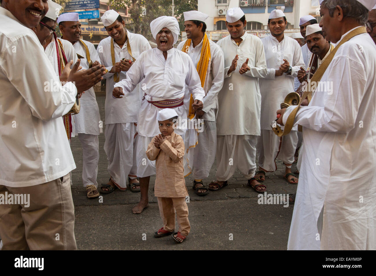 Warkari gathering in Mumbai, India Stock Photo - Alamy