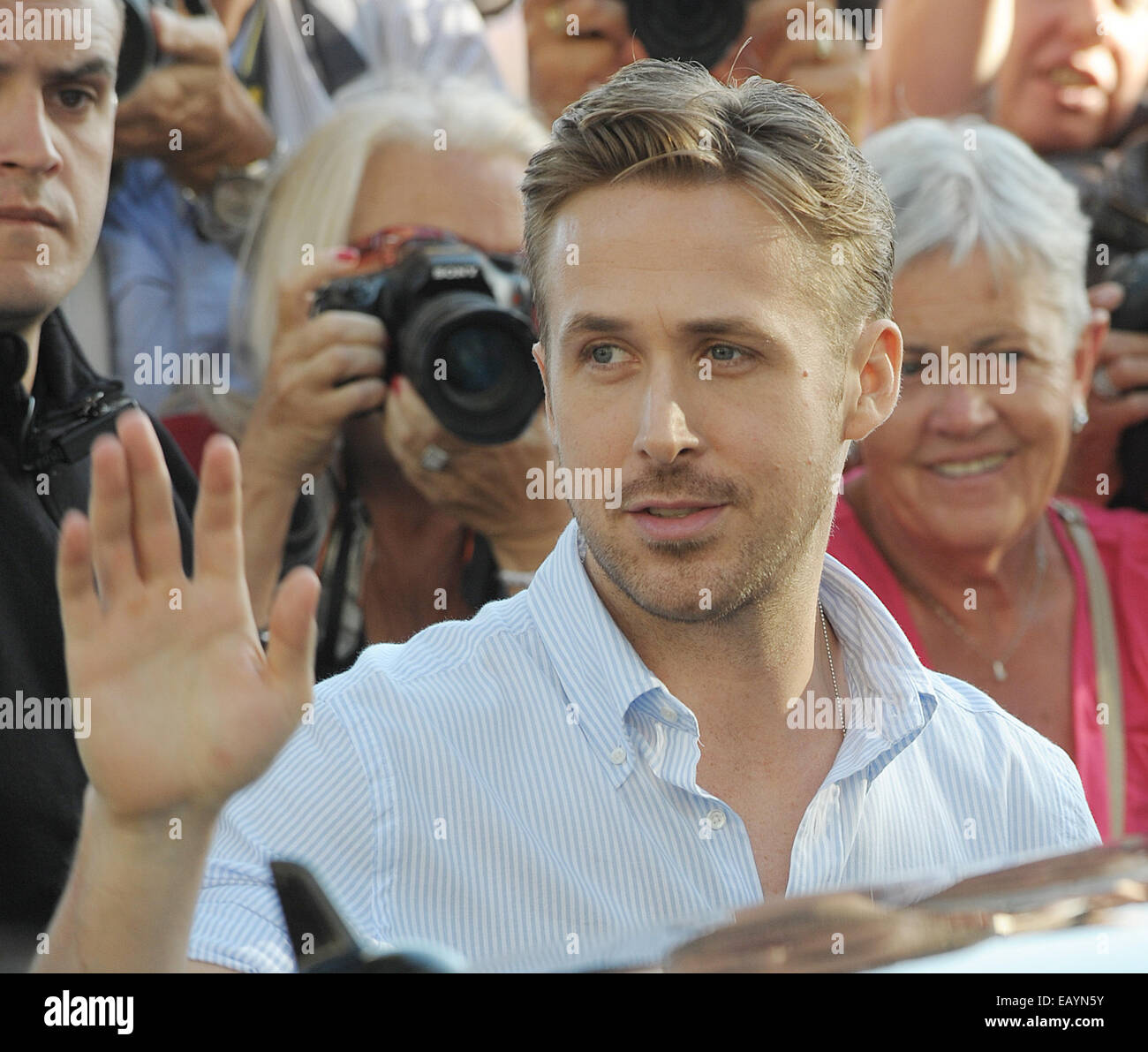 Celebrities going on the Grand Journal Tv Show Featuring: Ryan Gosling ...