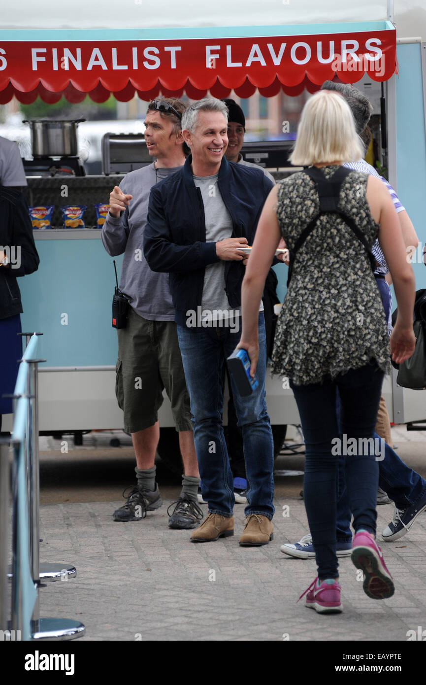 Gary Lineker pictured filming new Walkers Ad on the South Bank ...