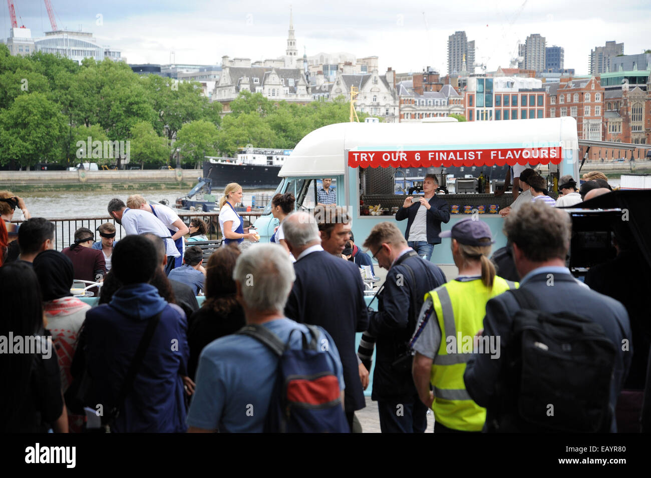 Gary Lineker pictured filming new Walkers Ad on the South Bank ...