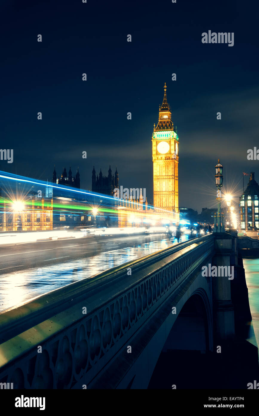 Old house night britain hi-res stock photography and images - Alamy