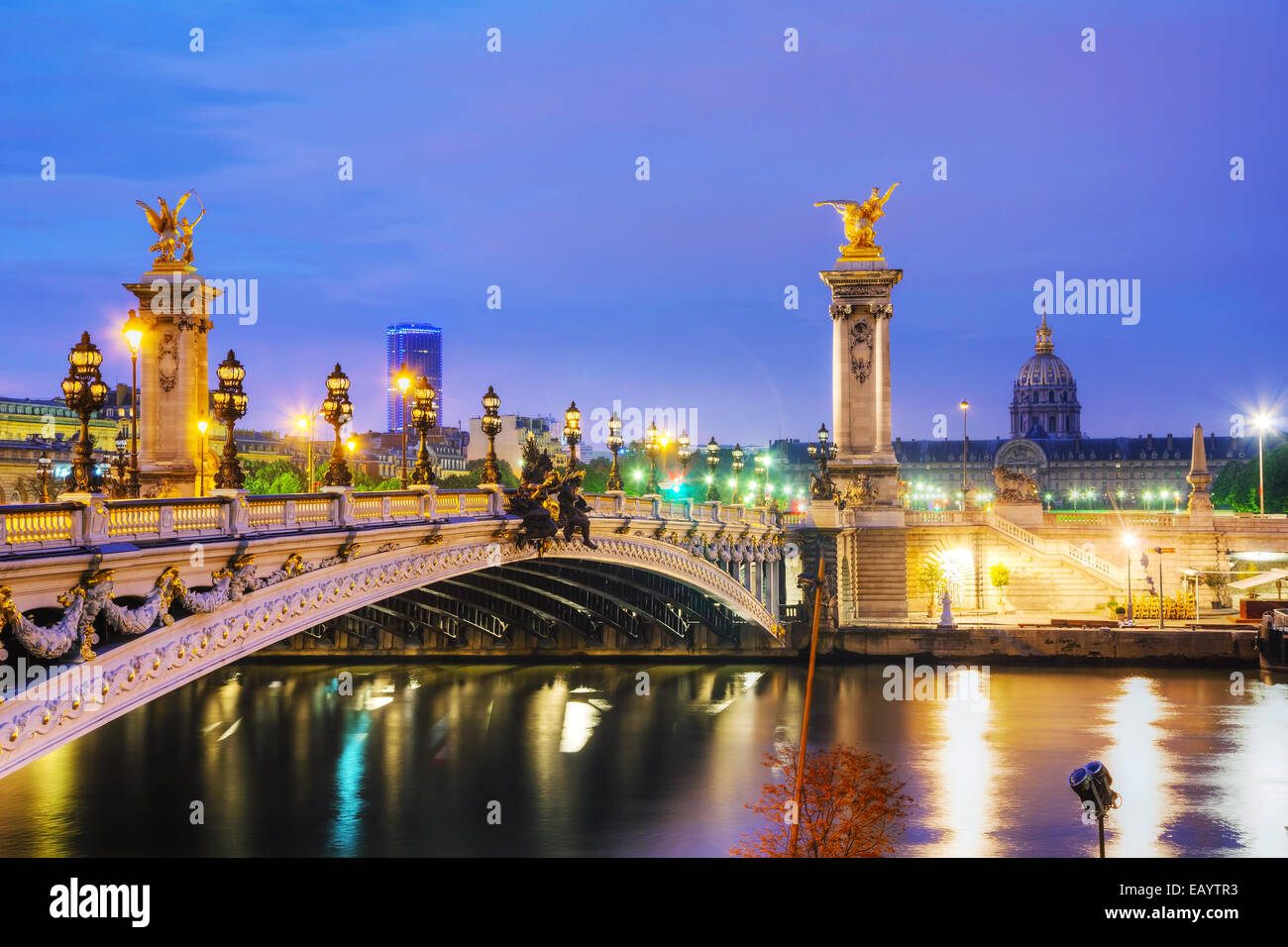 Alexander iii bridge hi-res stock photography and images - Alamy