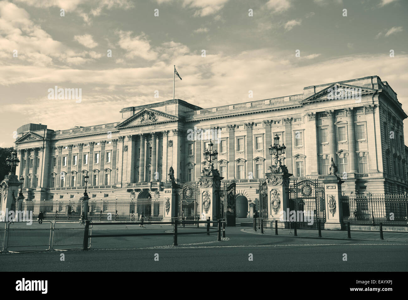 Buckingham Palace in the morning in London Stock Photo - Alamy