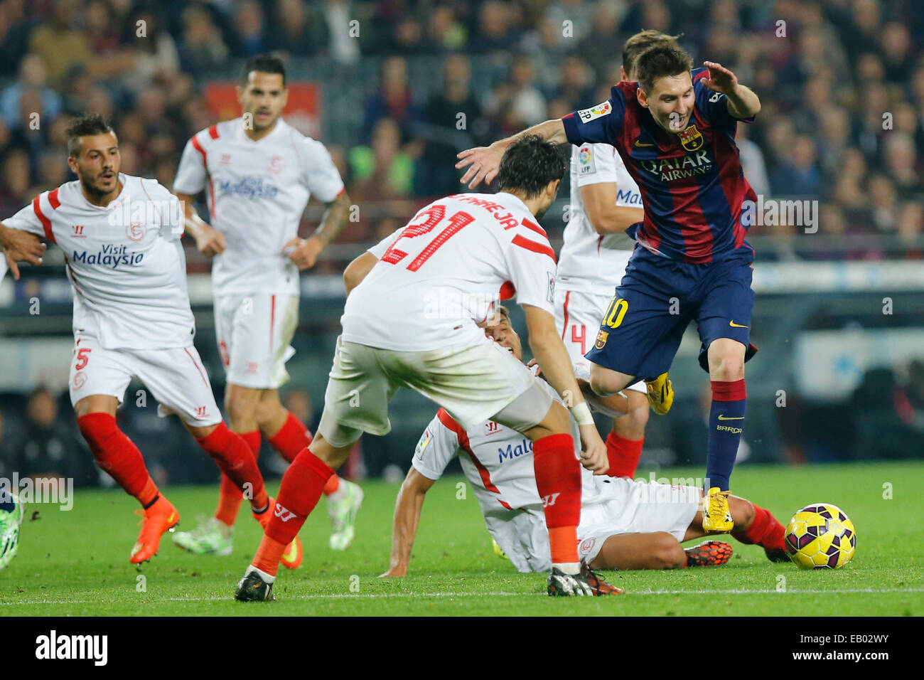 Barcelona, Spain. 22nd Nov, 2014. Barcelona's Lionel Messi (1st R ...