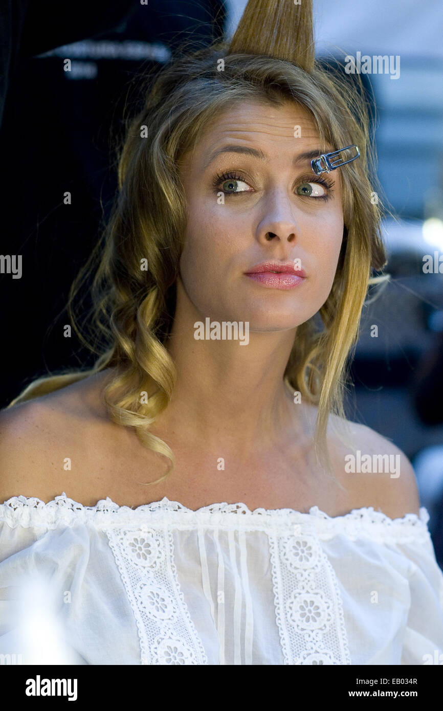 Spanish model Elisabeth Reyes in 'Costura Espana' Fashion Show ...