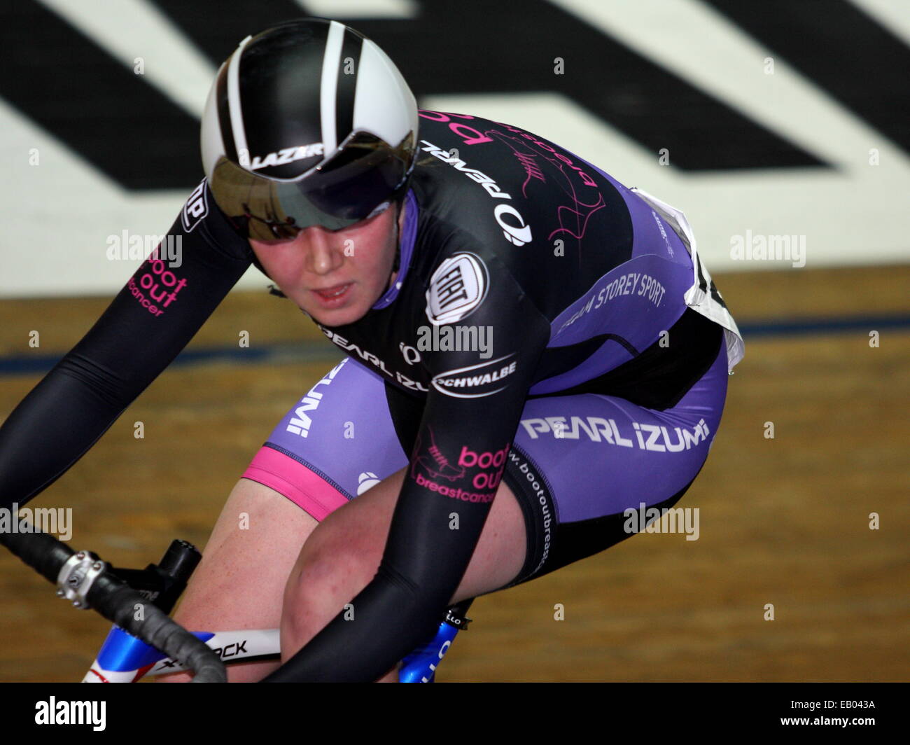 Manchester velodrome national cycling centre hi-res stock photography ...