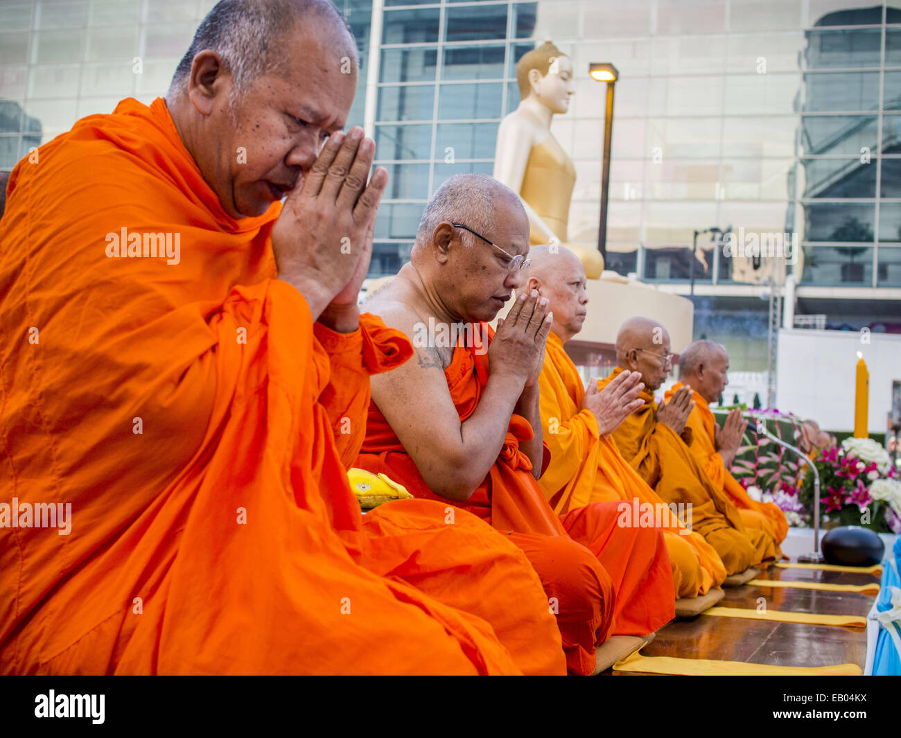 Thai buddhist alms giving ceremony in hi-res stock photography and ...