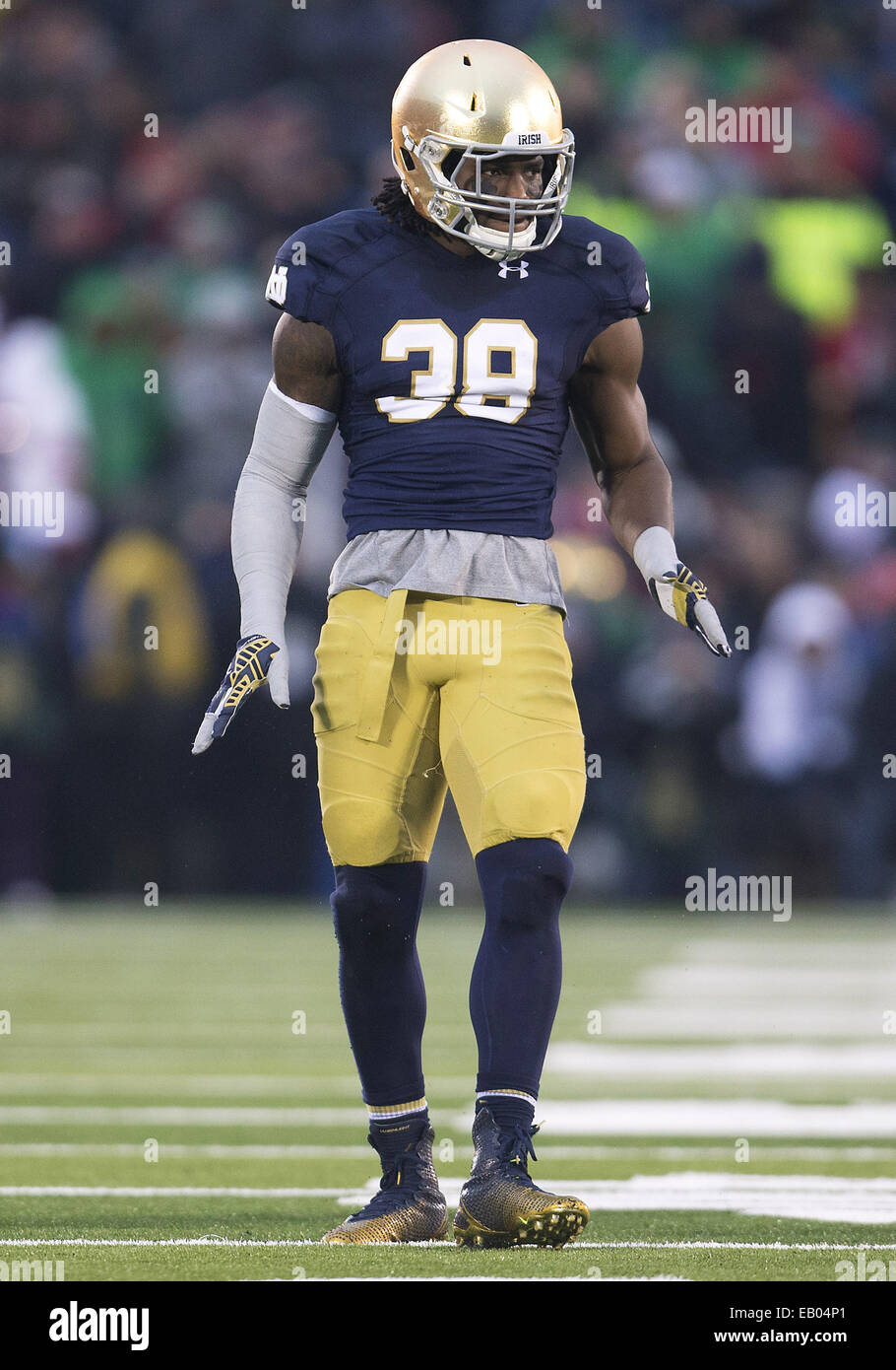 South Bend, Indiana, USA. 22nd Nov, 2014. Notre Dame linebacker Jaylon ...