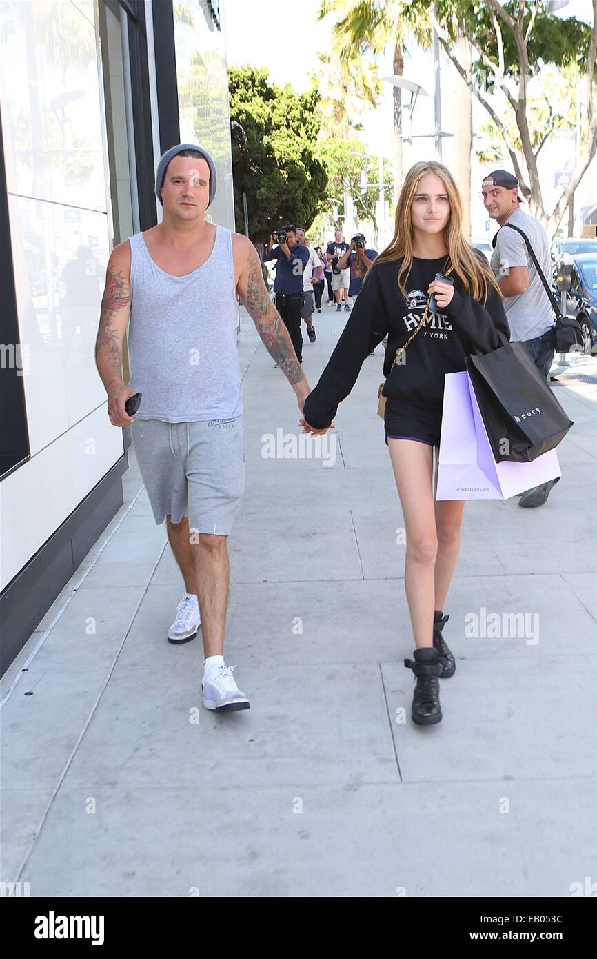 Sean Stewart is clearly completely smitten with new girlfriend Sophia ...