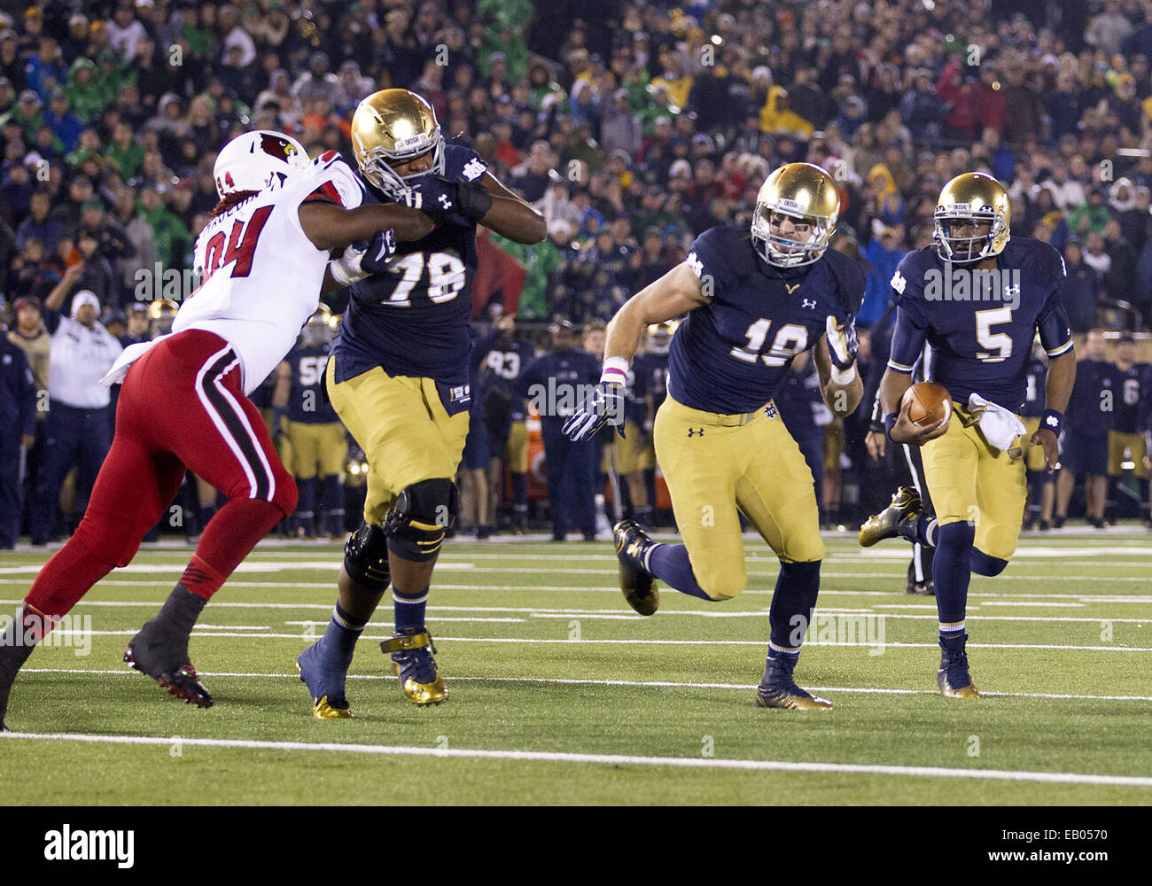 South Bend, Indiana, USA. 22nd Nov, 2014. Notre Dame quarterback ...