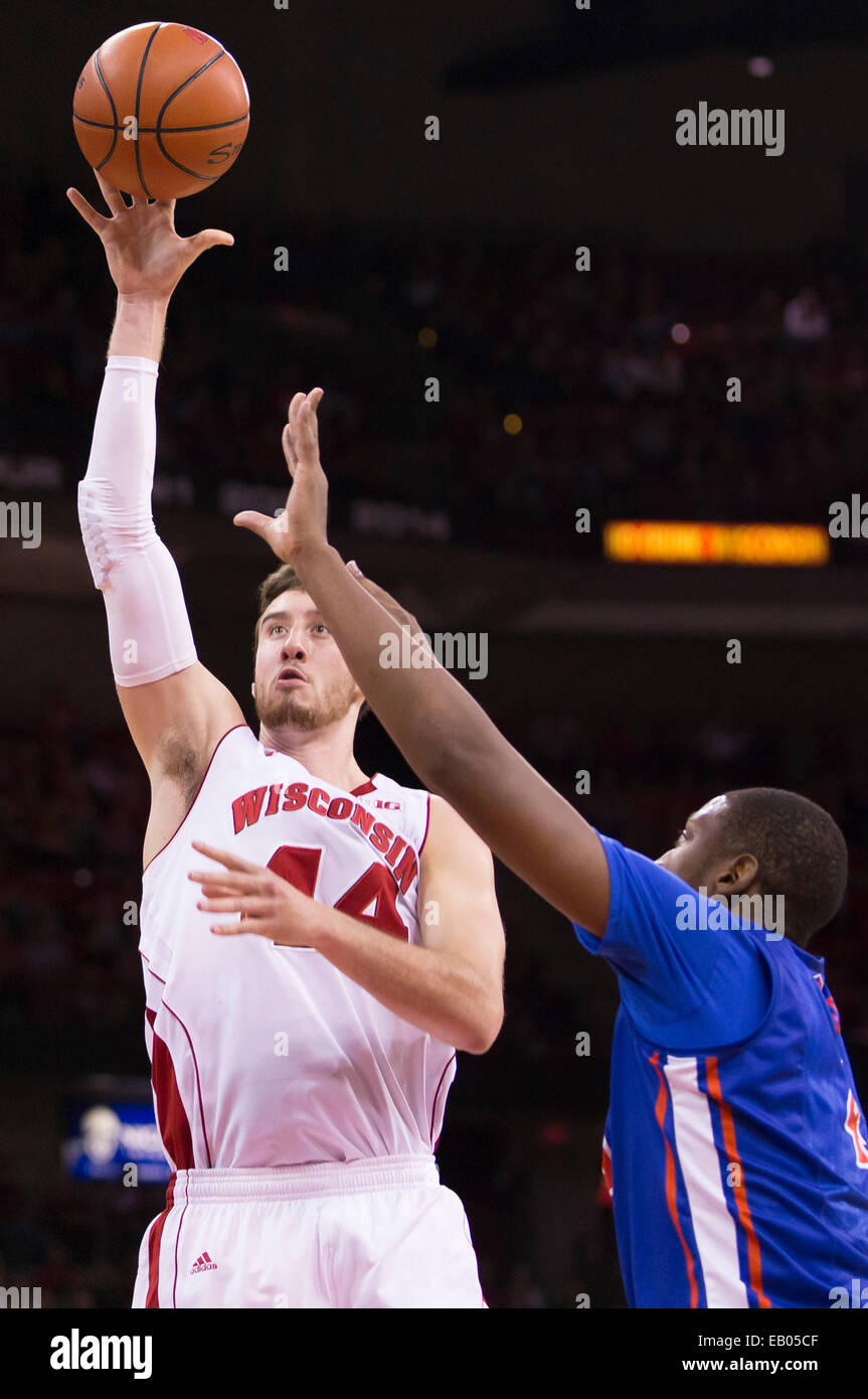 November 22, 2014: Wisconsin Badgers forward Frank Kaminsky #44 scores ...