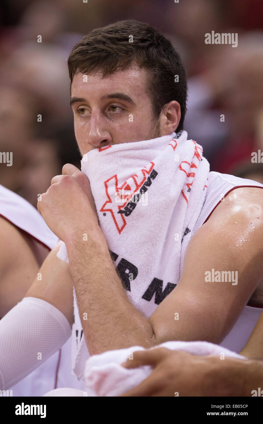 November 22, 2014: Wisconsin Badgers forward Frank Kaminsky #44 takes a ...