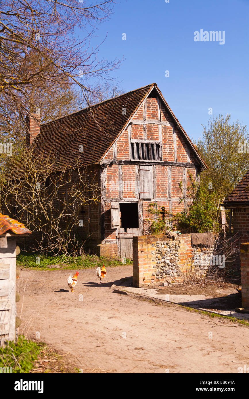Tudor Farm Building Stock Photos & Tudor Farm Building Stock Images - Alamy
